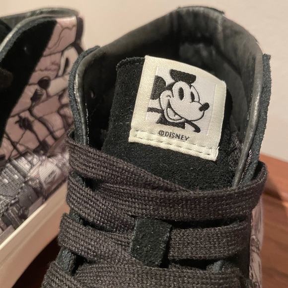 Vans | Shoes | Vans Limited Edition Disney Cartoon Sneakers 95 Women ...